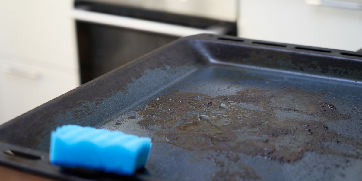 Simple Cleaning Hack for Spotless Baking Trays