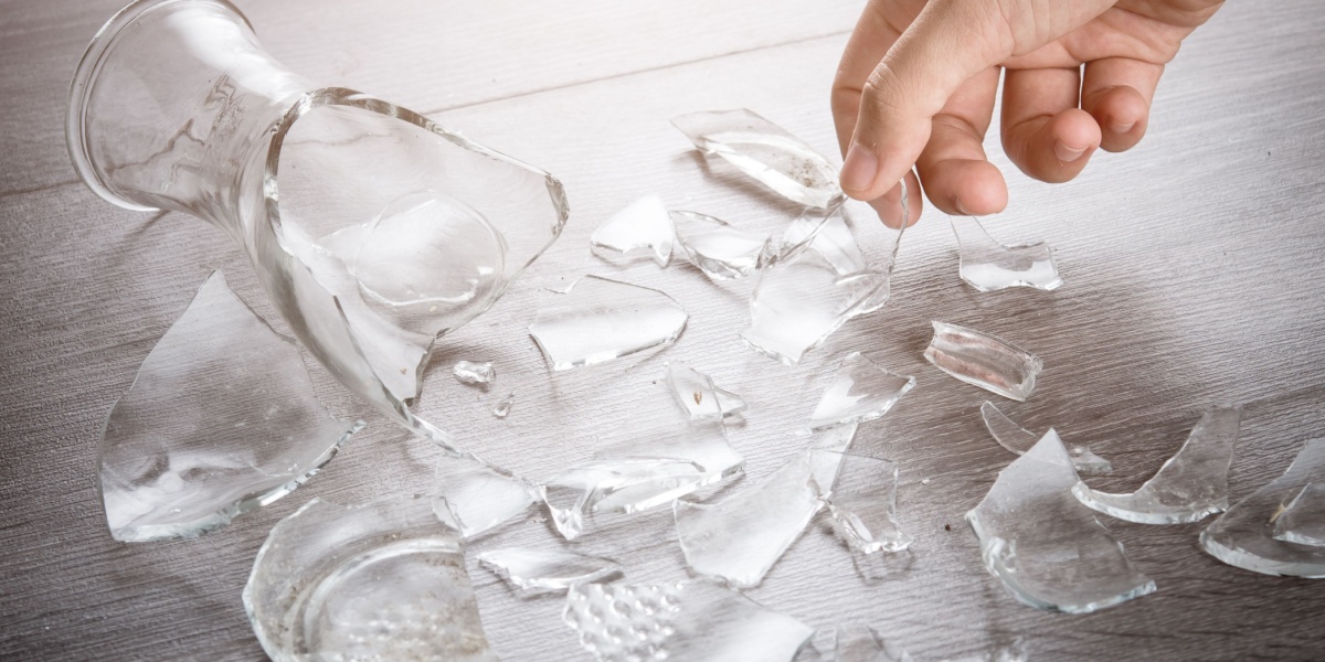 A Simple Trick to Find Even the Smallest Glass Fragments