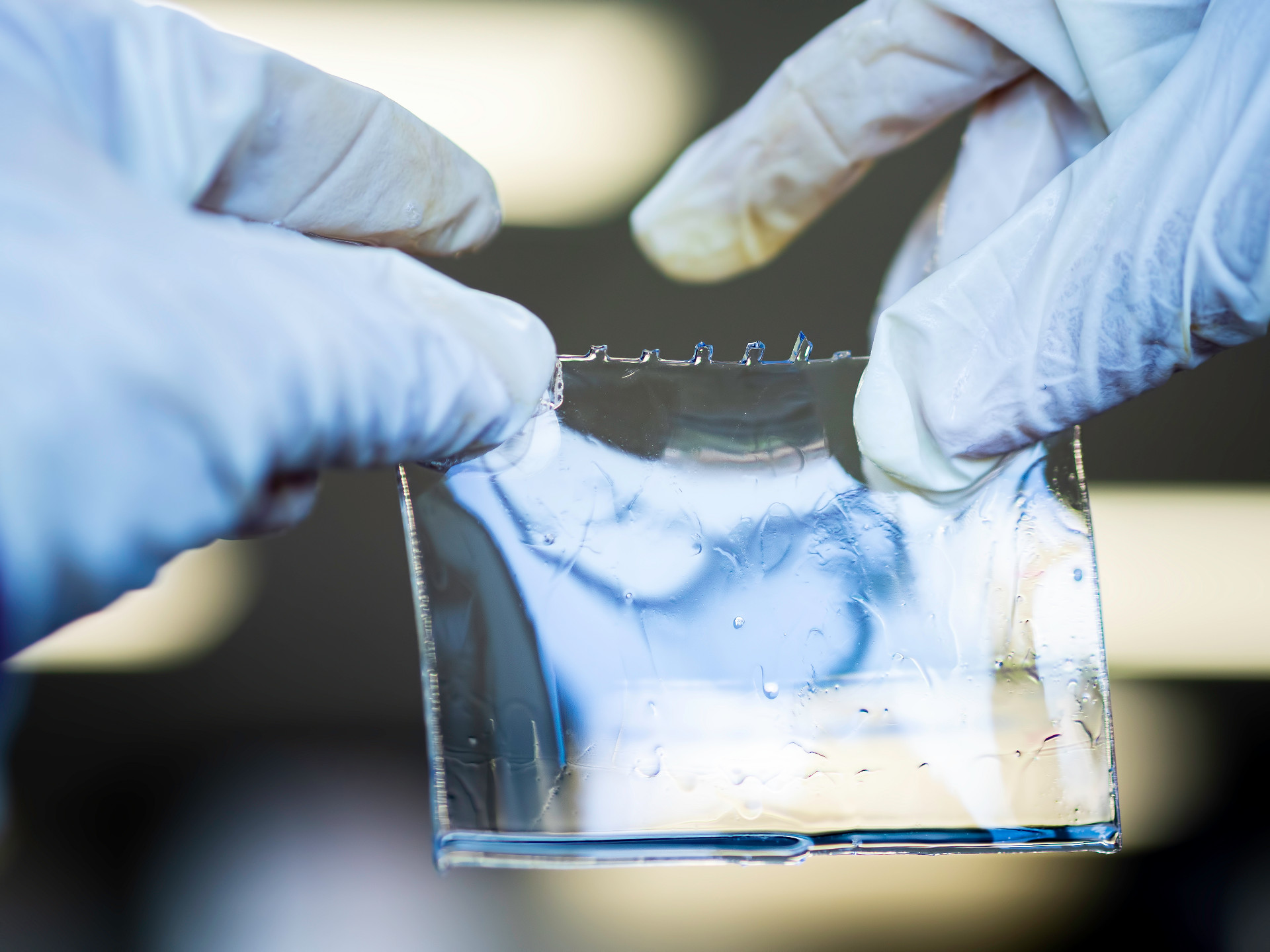 The Future is Now: Hydrogel Brings Self-Healing Robots and Artificial ...