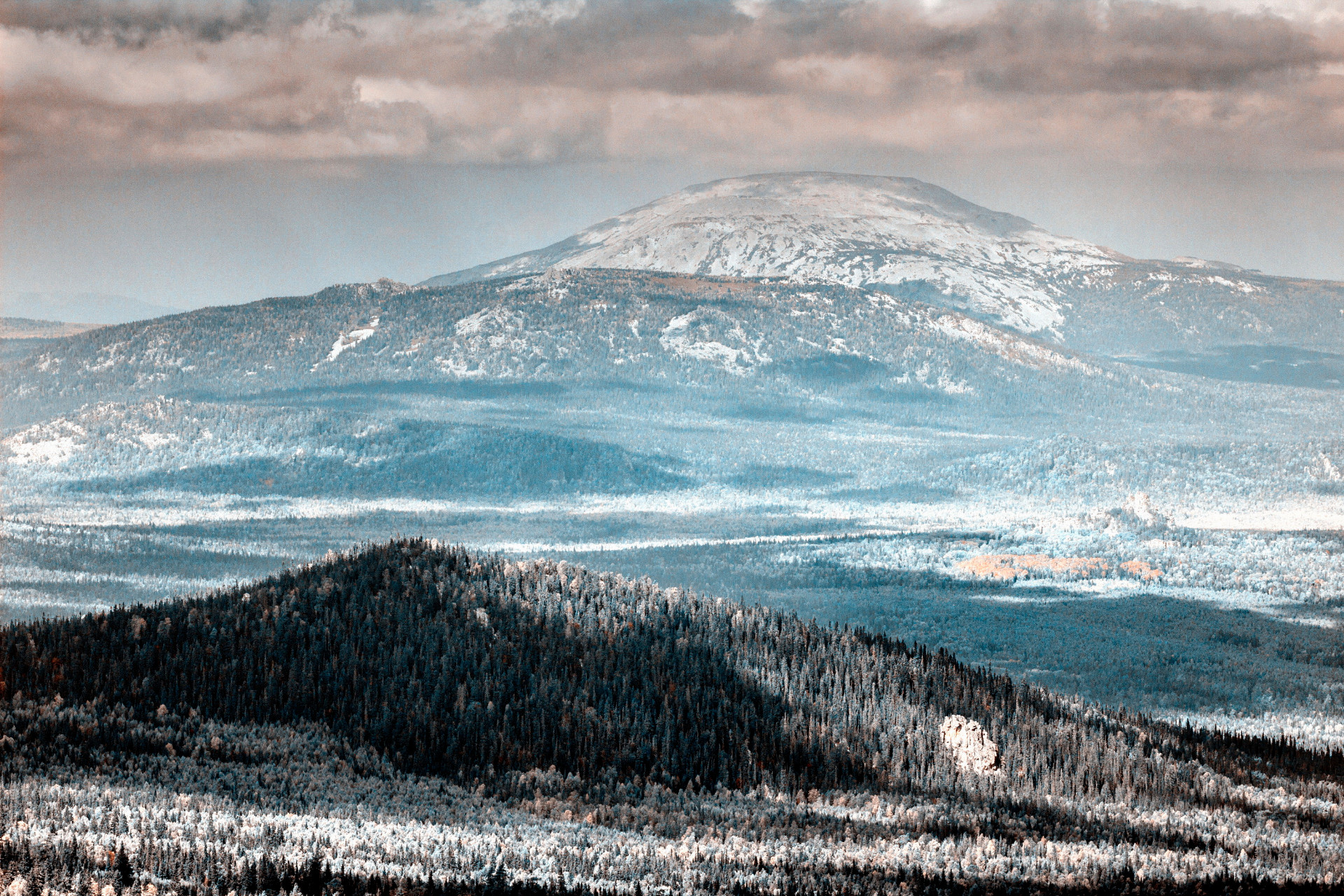 Yamantau Mountain: The Secret Bunker That Could Be Russia's Backup ...