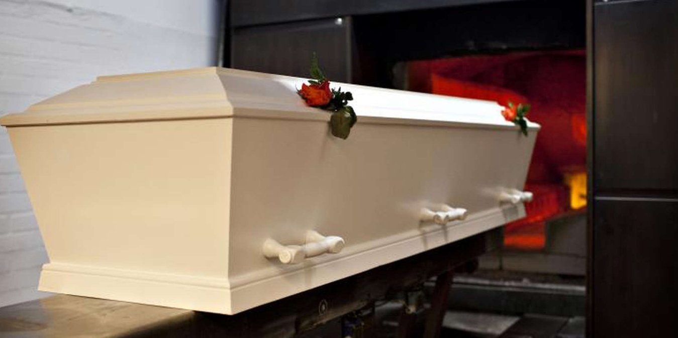 Doctor declares elderly man dead of natural causes: Mortician discovers ...