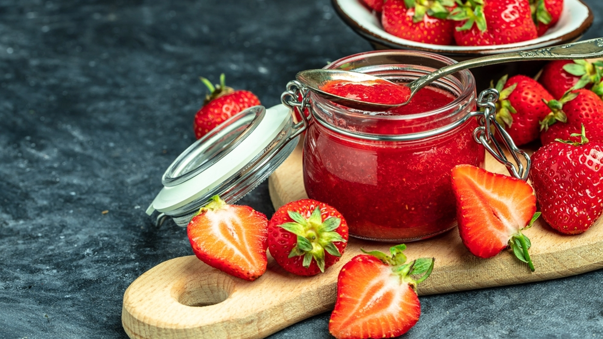 Recall Alert: Strawberry Jam Affected by Mold