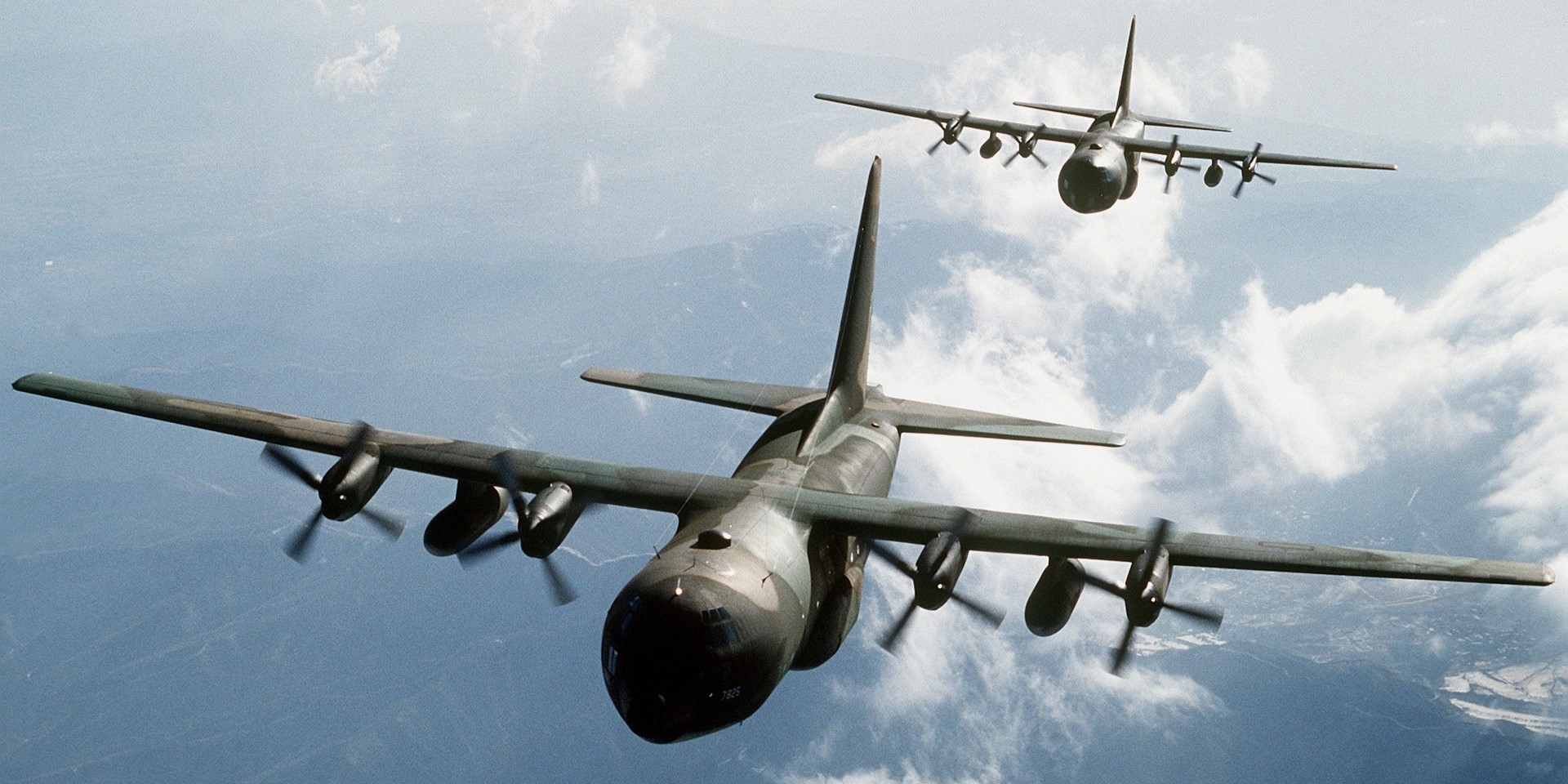 Russian "Bear" Attack: Tu-95MS Bombers Target Lviv and Other Ukrainian ...